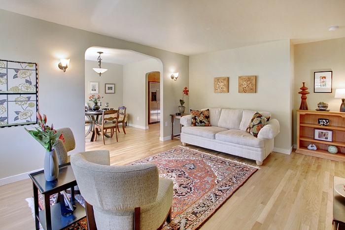 Cozy Craftsman Home Staging Photos - Seattle Probate Realtor